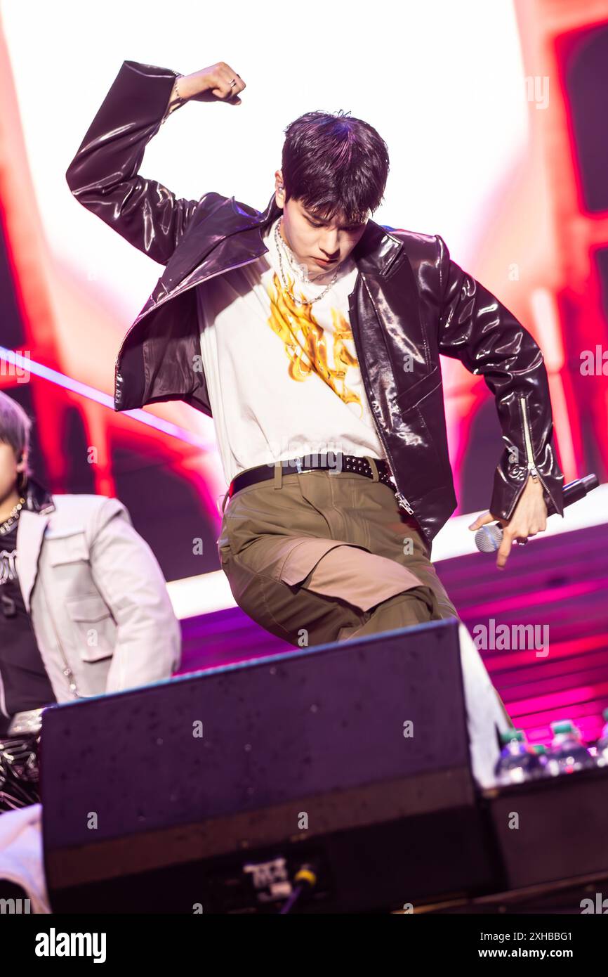 Hyunjin stray kids hi-res stock photography and images - Alamy