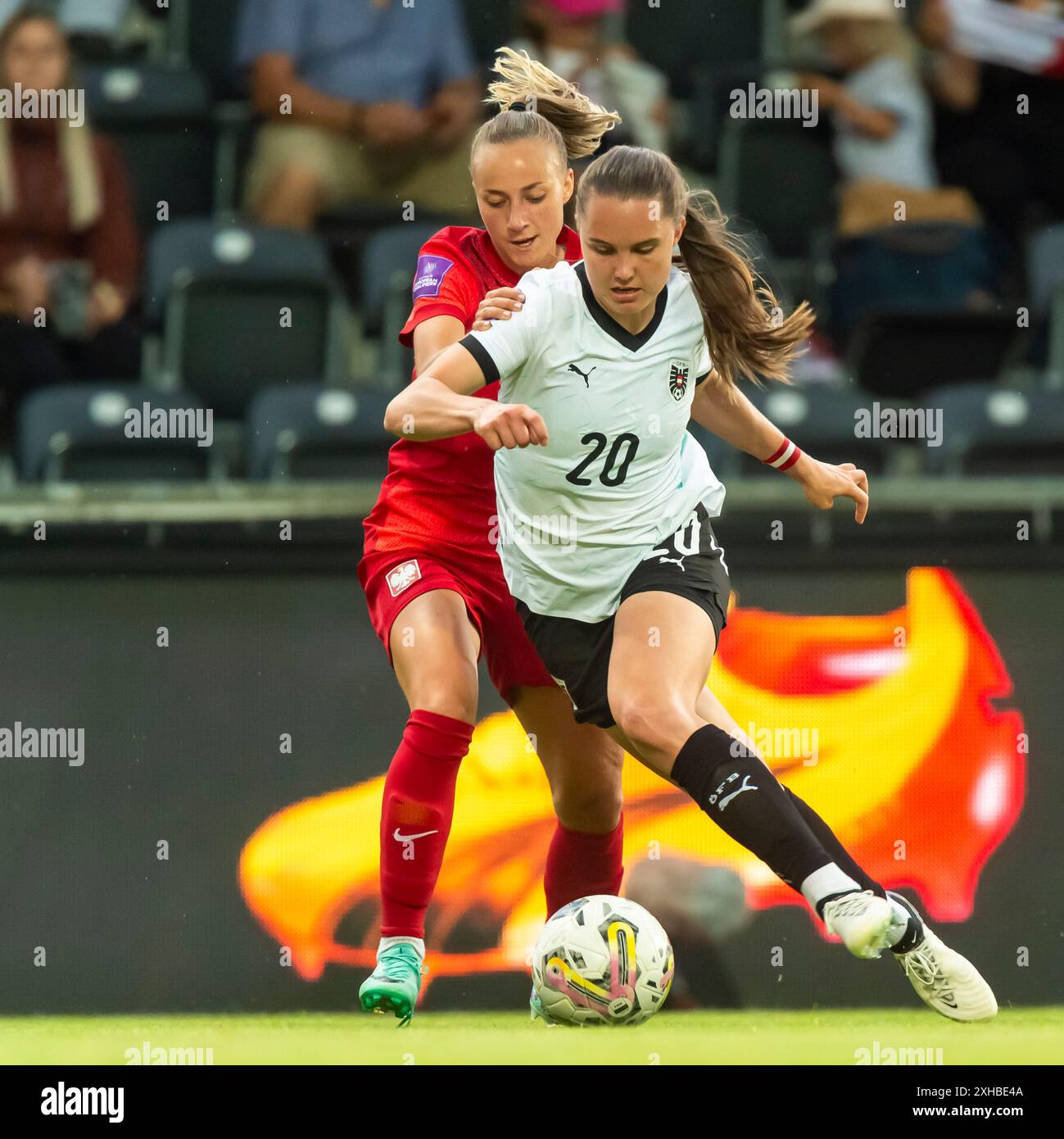 Zweikampf zwischen Lilli Purtscheller (20, Oesterreich) und Milena ...
