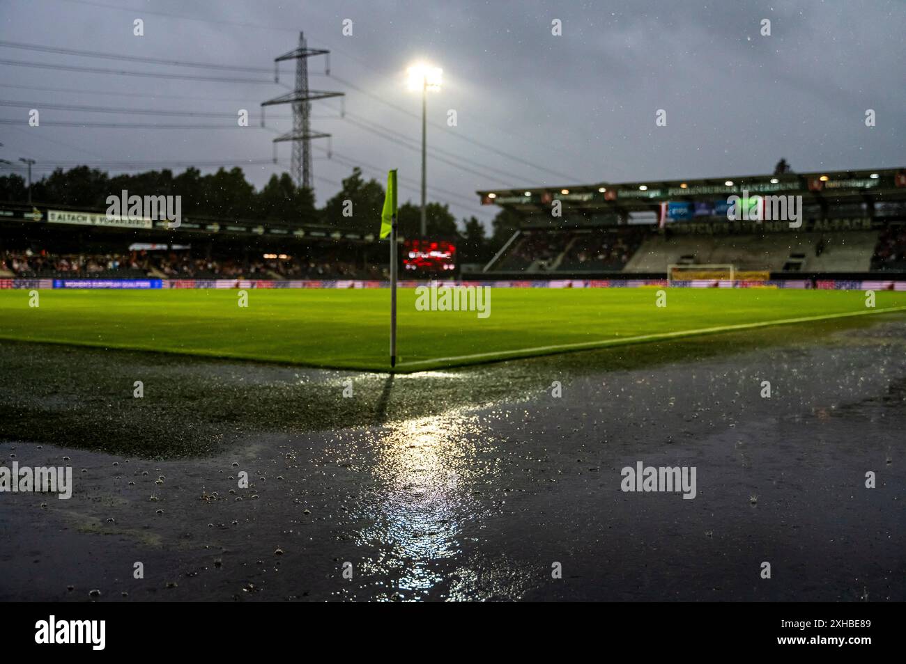 Regenunterbrechung AUT, Oesterreich vs Polen, Frauen, Fussball, EM ...