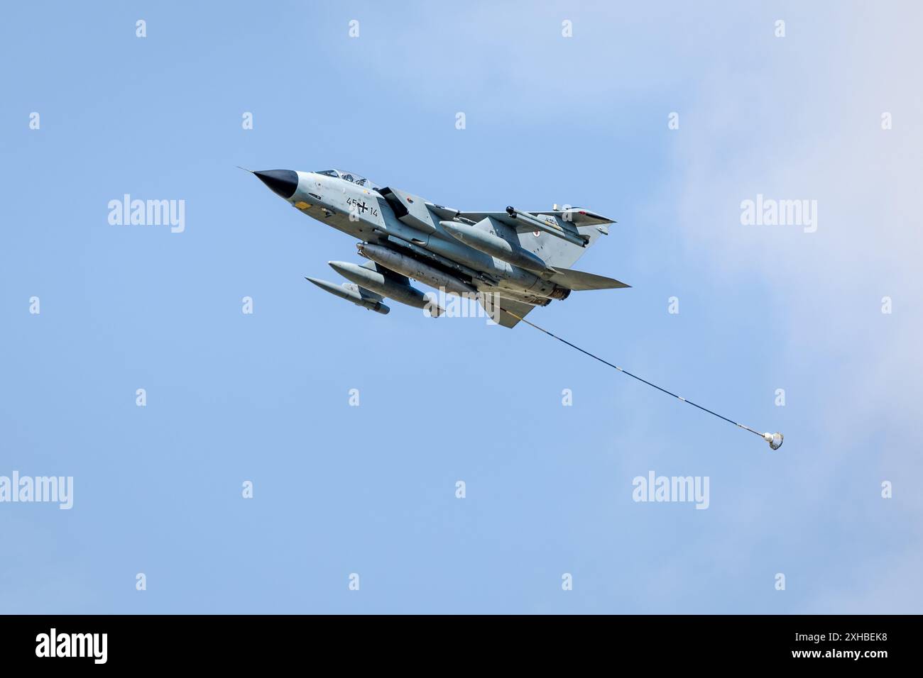 Refuelling probe hi-res stock photography and images - Alamy