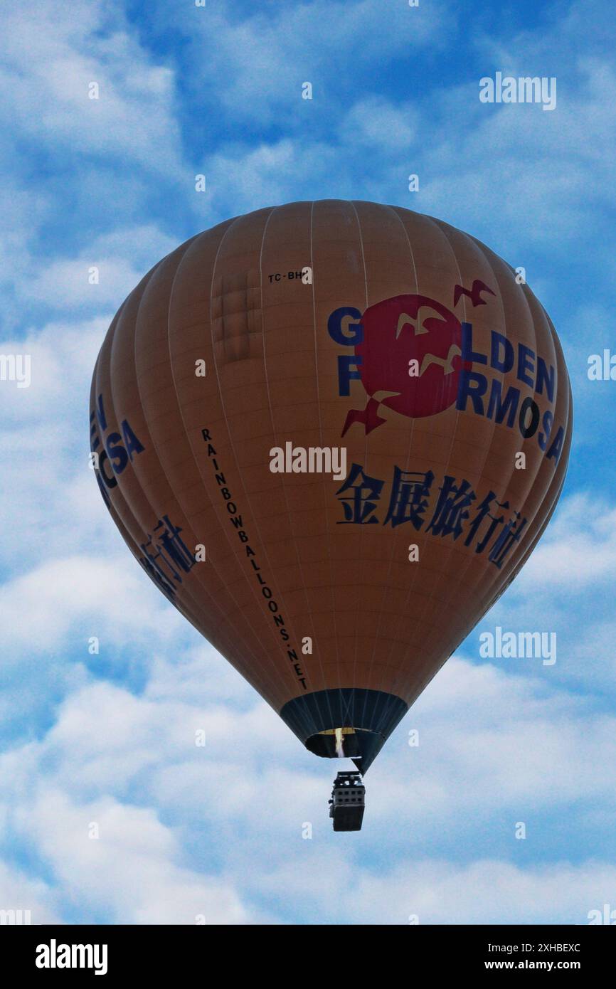 Mammoth hot air balloons hi-res stock photography and images - Alamy