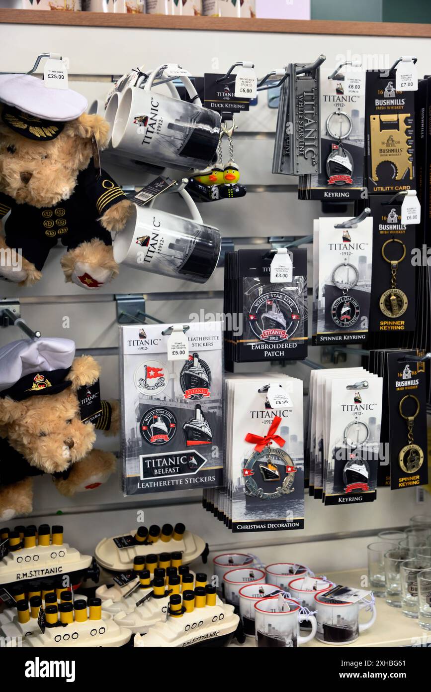 Carrolls Irish Gift shop Dublin Stock Photo - Alamy