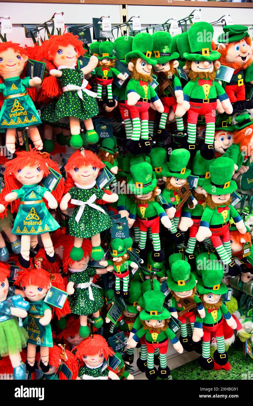 Carrolls Irish Gift shop Dublin Stock Photo - Alamy