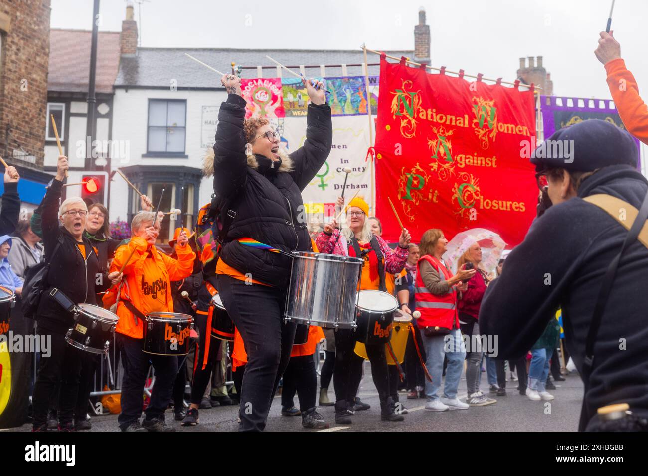 Durham, UK. 13 JUL, 2024. Members of the "Bangshees" band appear ...