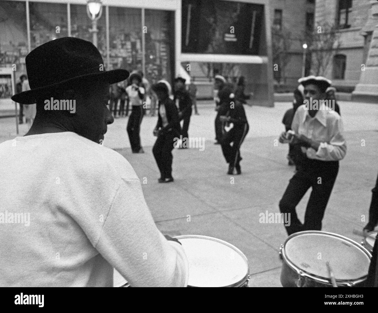 1970s street dance hi-res stock photography and images - Alamy