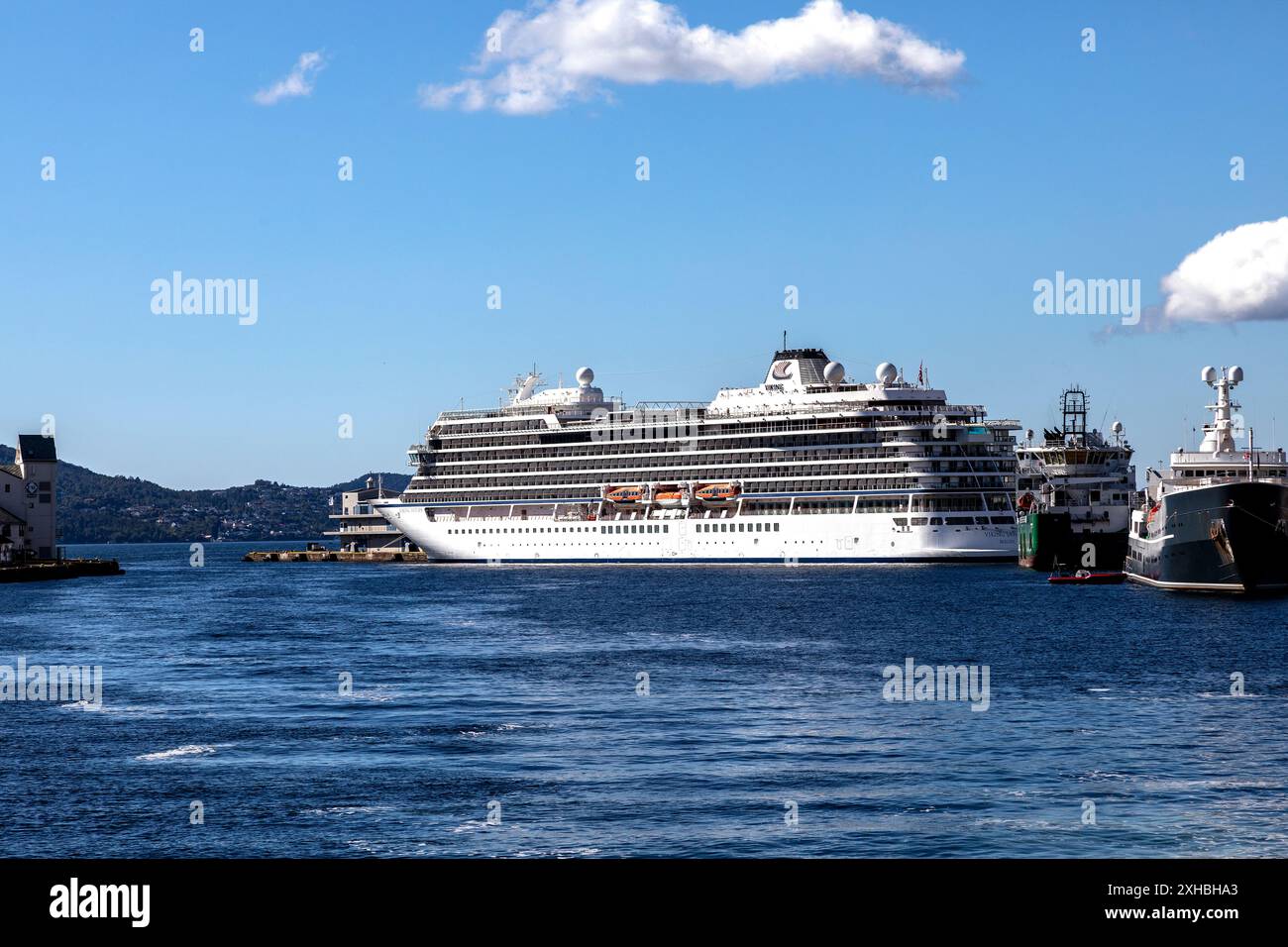 Cruise ship Viking Saturn at Skoltegrunnskaien, in port of Bergen ...