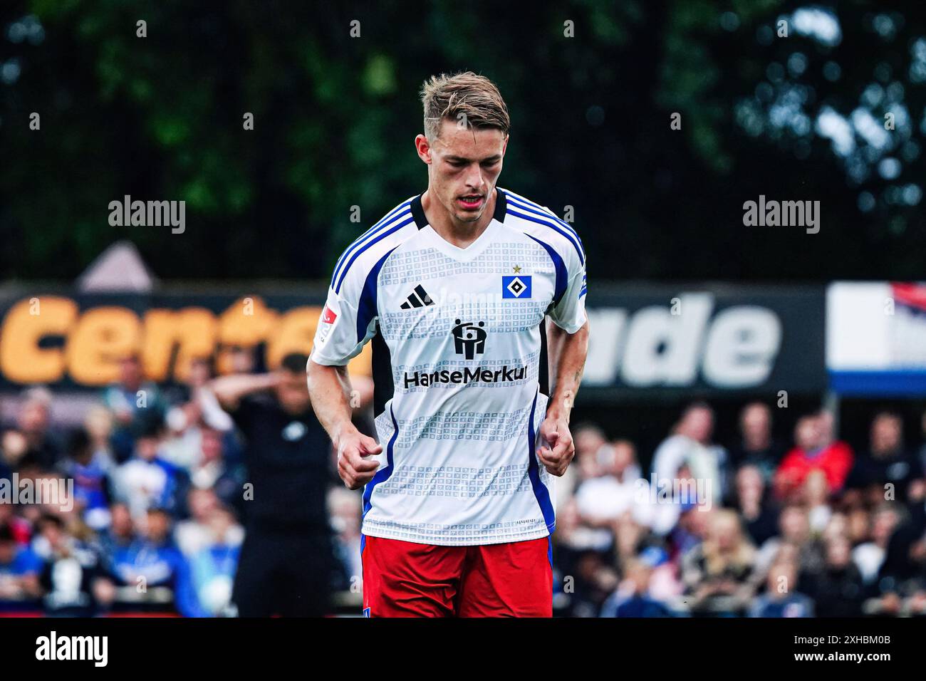 Miro Muheim (Hamburger SV, #28) GER, SV Drochtersen/Assel vs. Hamburger ...