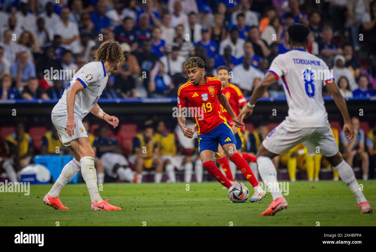 Lamine yamal rabiot hi-res stock photography and images - Alamy