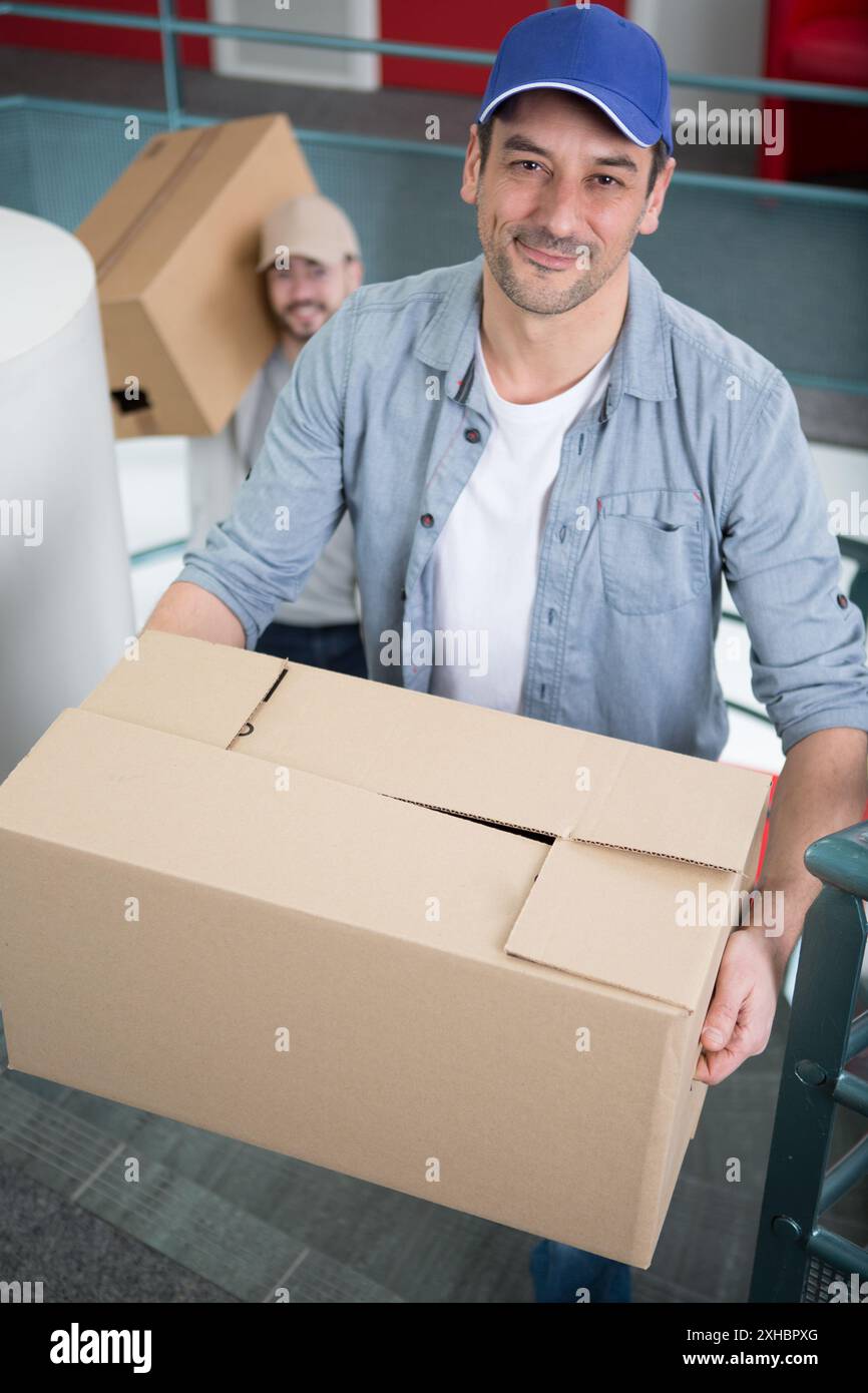 Movers truck boxes hi-res stock photography and images - Alamy