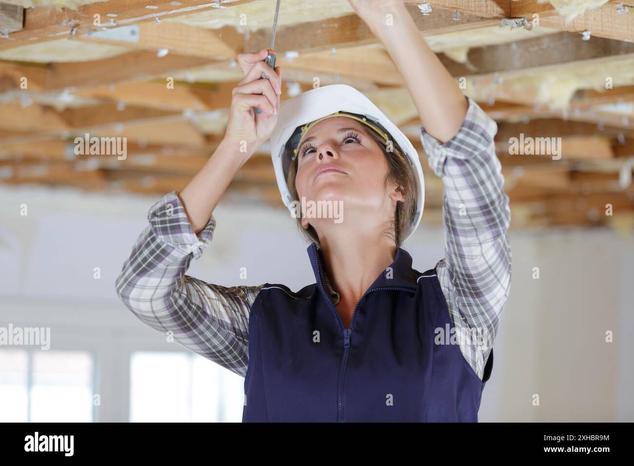 Handywoman hi-res stock photography and images - Alamy