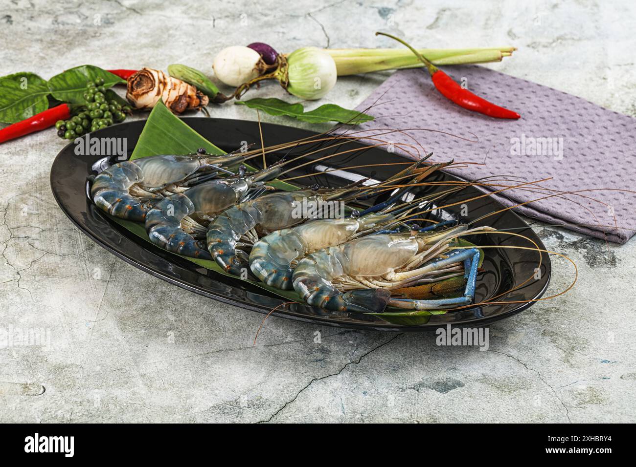 Raw blue river prawn in the plate for cooking Stock Photo - Alamy