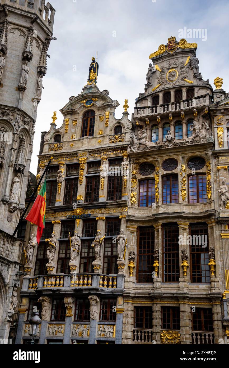 Le Cornet Boatman's guildhouse at Grand Place in Brussels, Belgium ...
