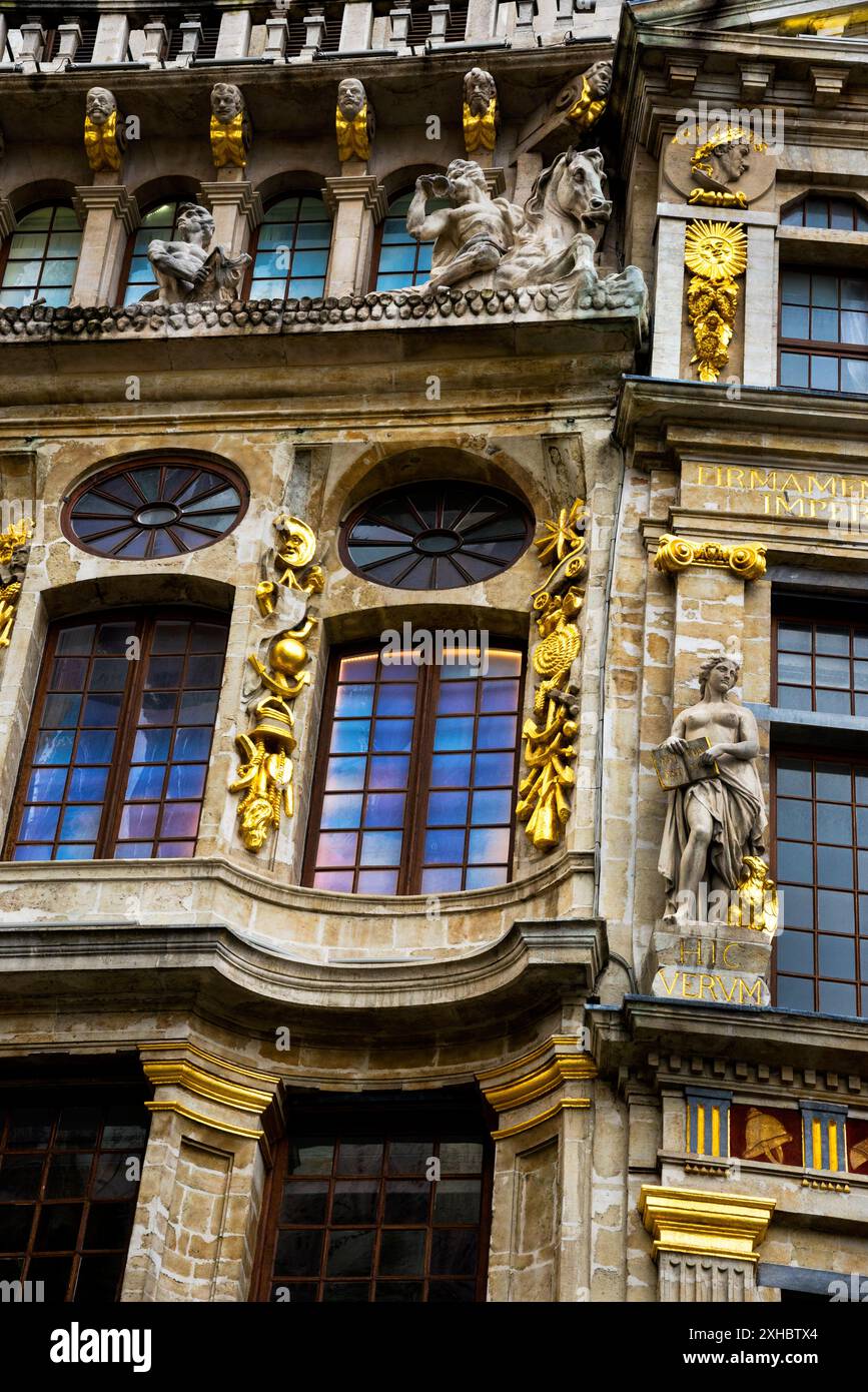 Le Cornet, the Boatman's Guildhouse, on Grand Place in Brussels ...