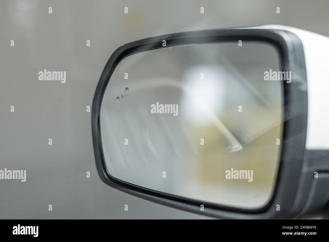Blind spot hi-res stock photography and images - Alamy