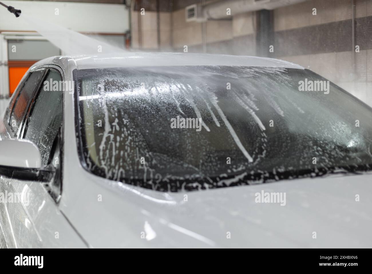 Spray foam roof hi-res stock photography and images - Alamy