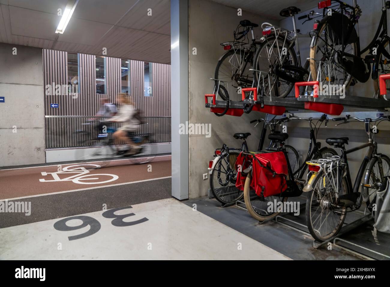 Bicycle parking garage at Utrecht Centraal Central Station ...