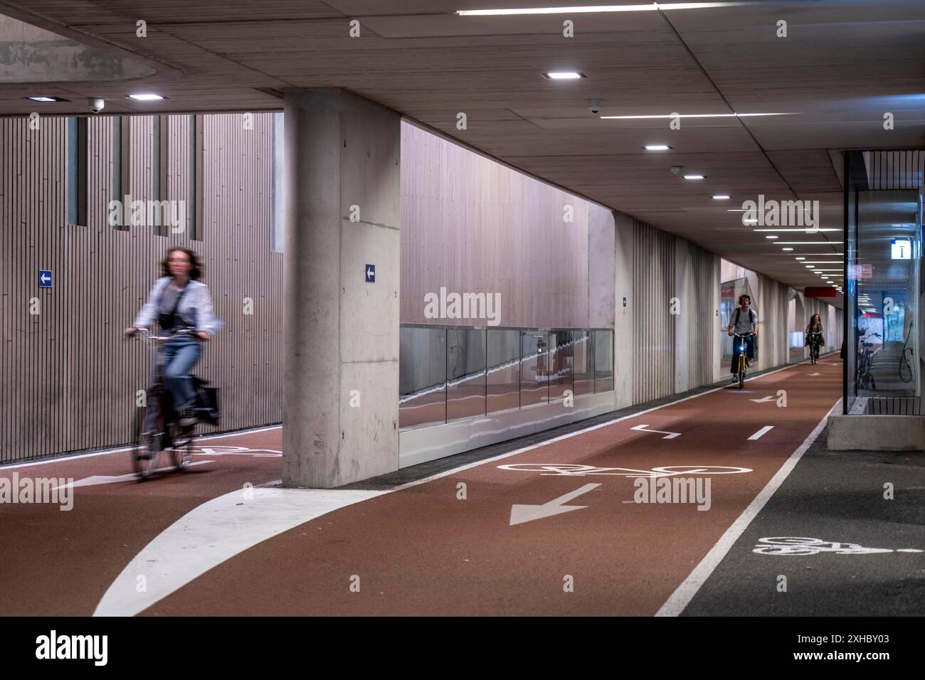 Bicycle parking garage at Utrecht Centraal Central Station ...