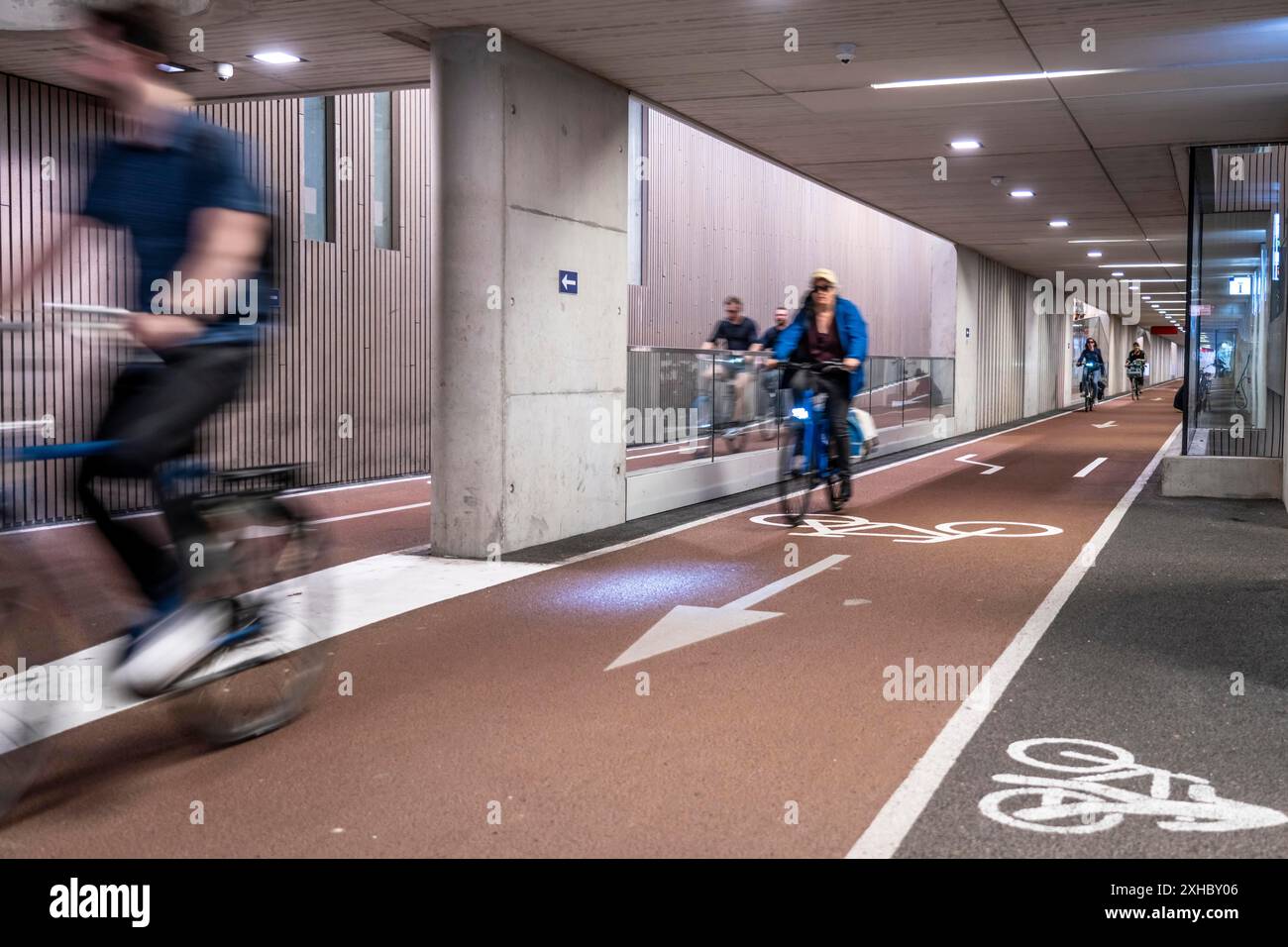 Bicycle parking garage at Utrecht Centraal Central Station ...