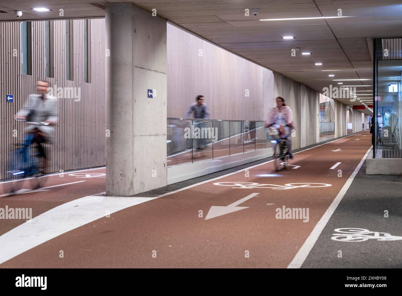 Bicycle parking garage at Utrecht Centraal Central Station ...
