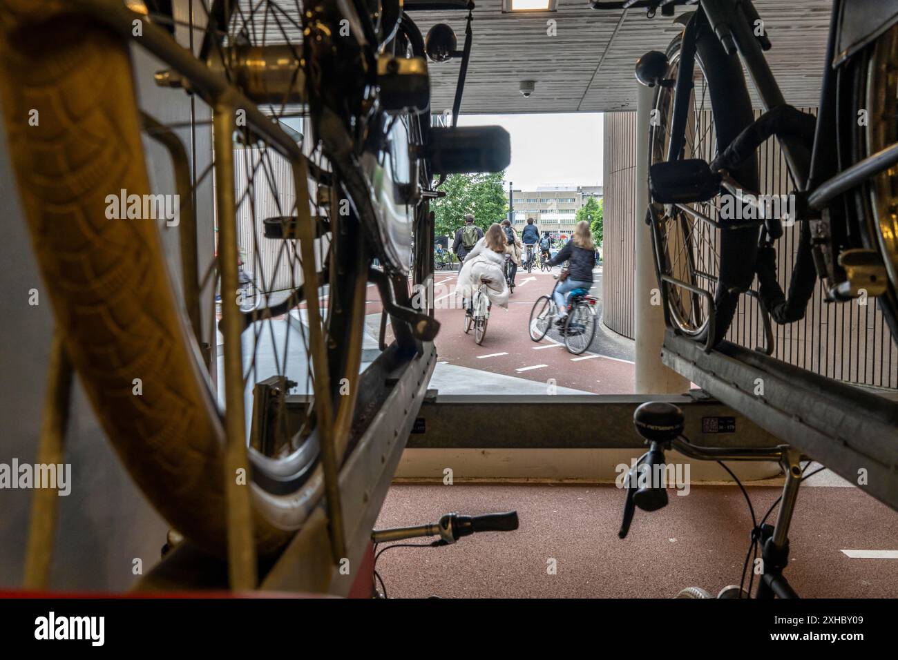 Bicycle parking garage at Utrecht Centraal Central Station ...
