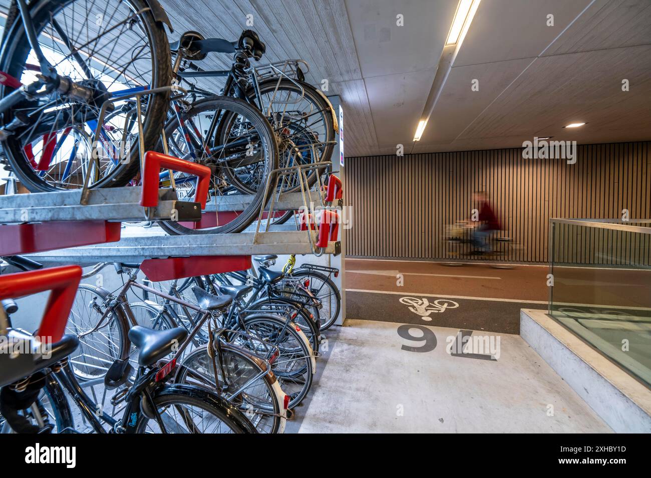 Bicycle parking garage at Utrecht Centraal Central Station ...