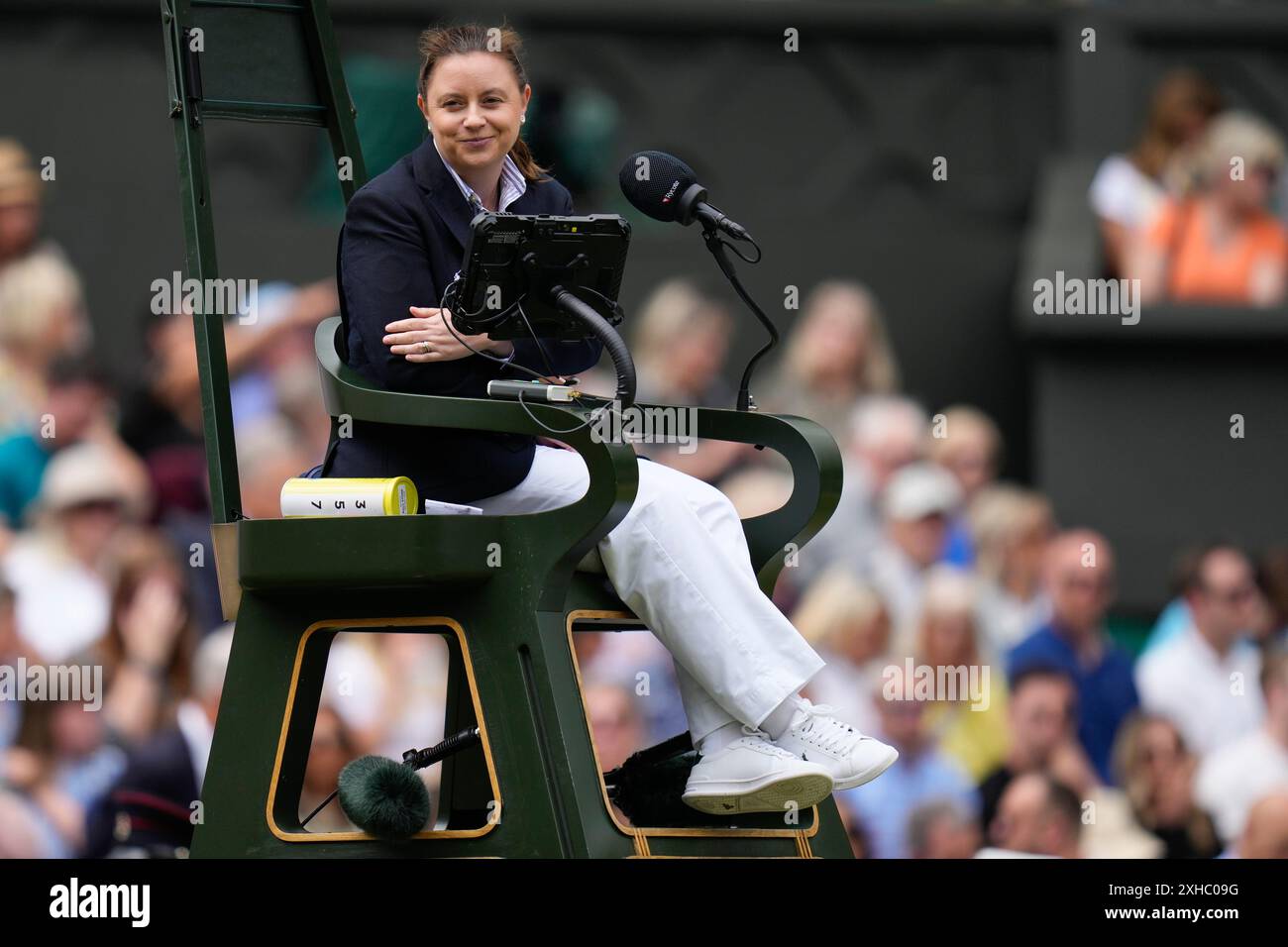 Chair umpire Kelly Rask reacts during the women's single's final at the ...