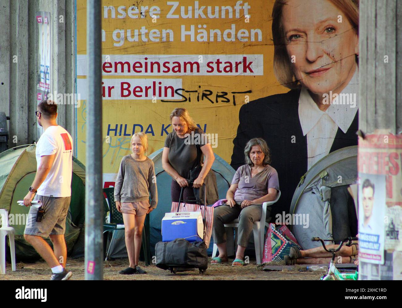 German filmmakers filmed the TV series City of Night under the bridge ...