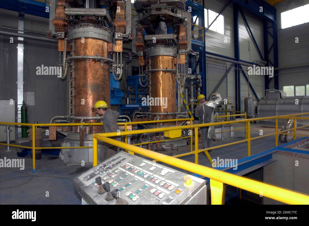 Steelworkers in the iron industry hard labour steel cooker in the iron ...