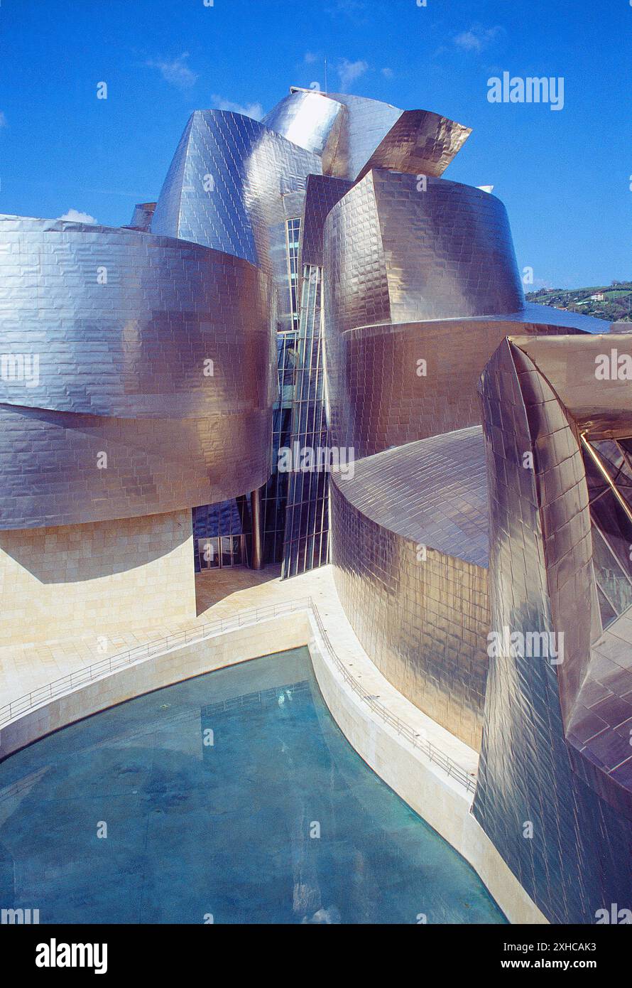 Guggenheim museos hi-res stock photography and images - Alamy