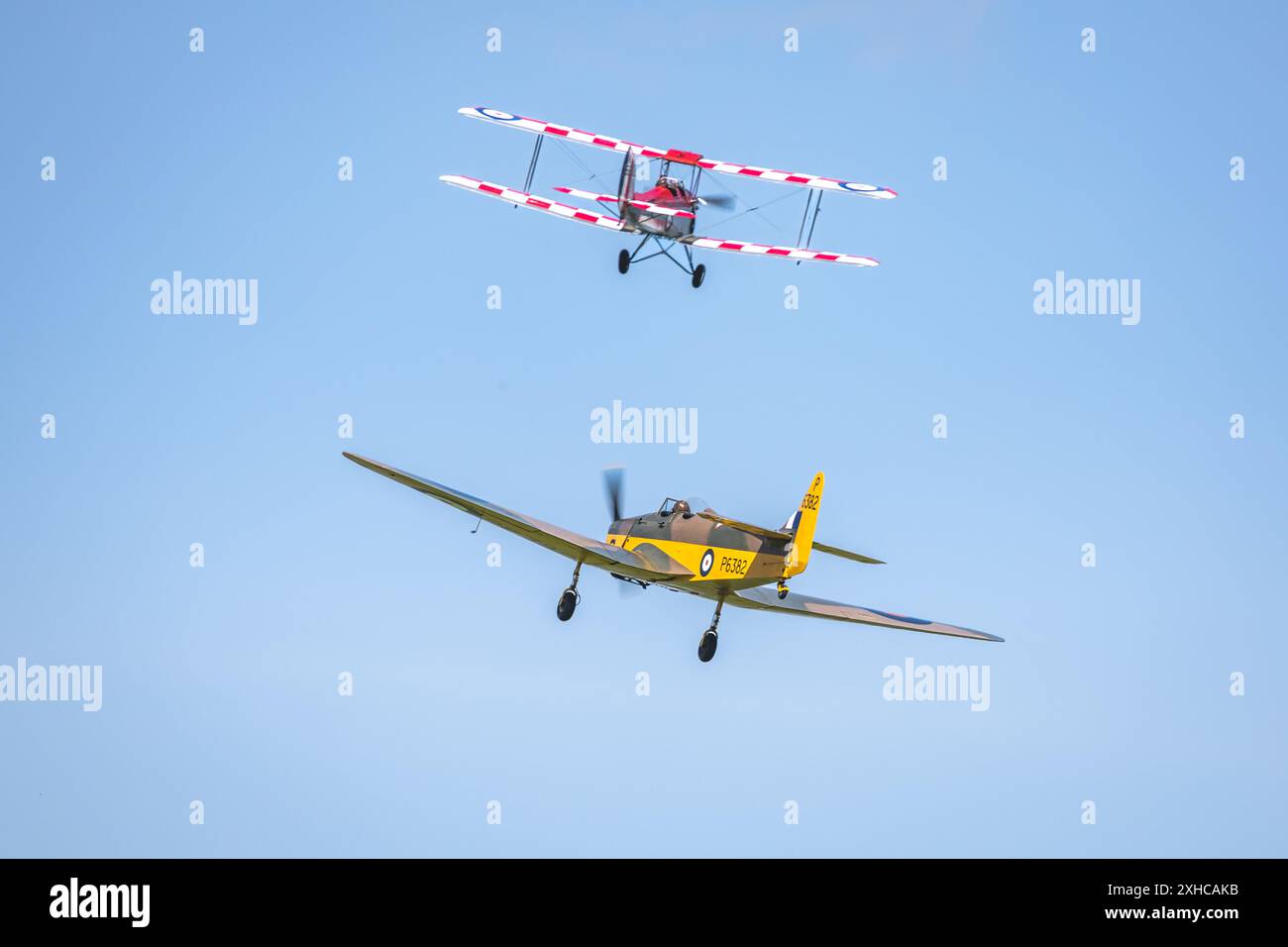 1931 de Havilland DH82A Tiger Moth & 1937 Miles Magister, airborne at ...
