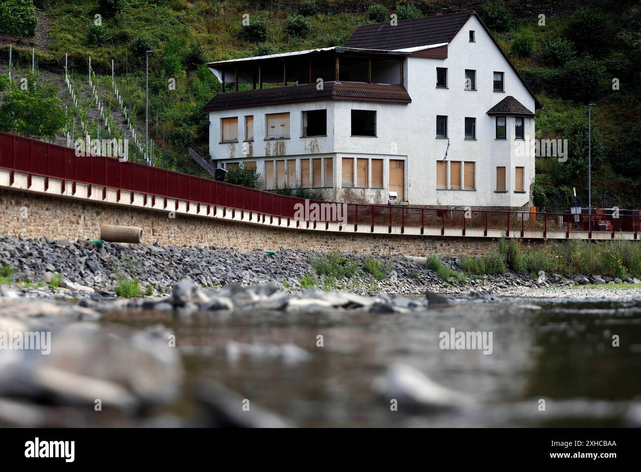 Ahrtal hochwasser fluthelfer hi-res stock photography and images - Alamy