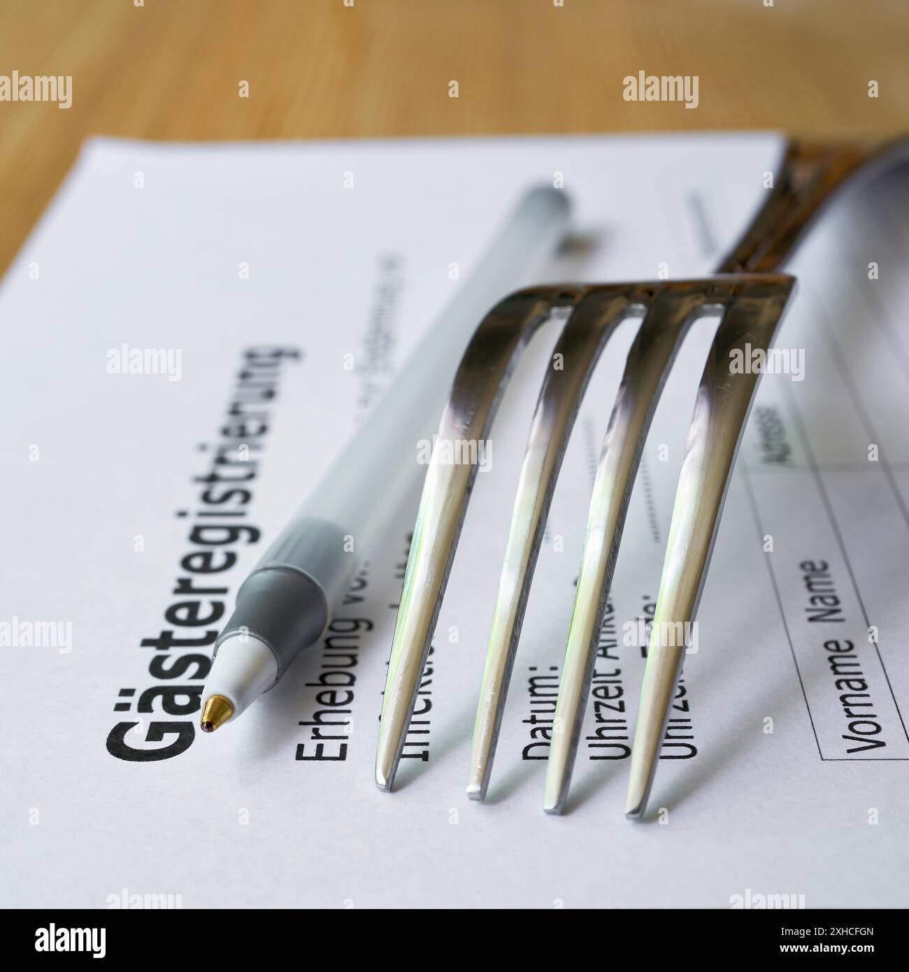 Form f hi-res stock photography and images - Alamy