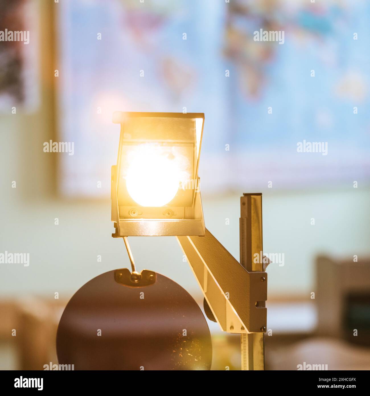 Vintage overhead projector in elementary school Stock Photo - Alamy