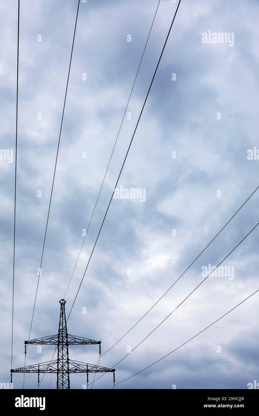Wire of electricity hi-res stock photography and images - Alamy