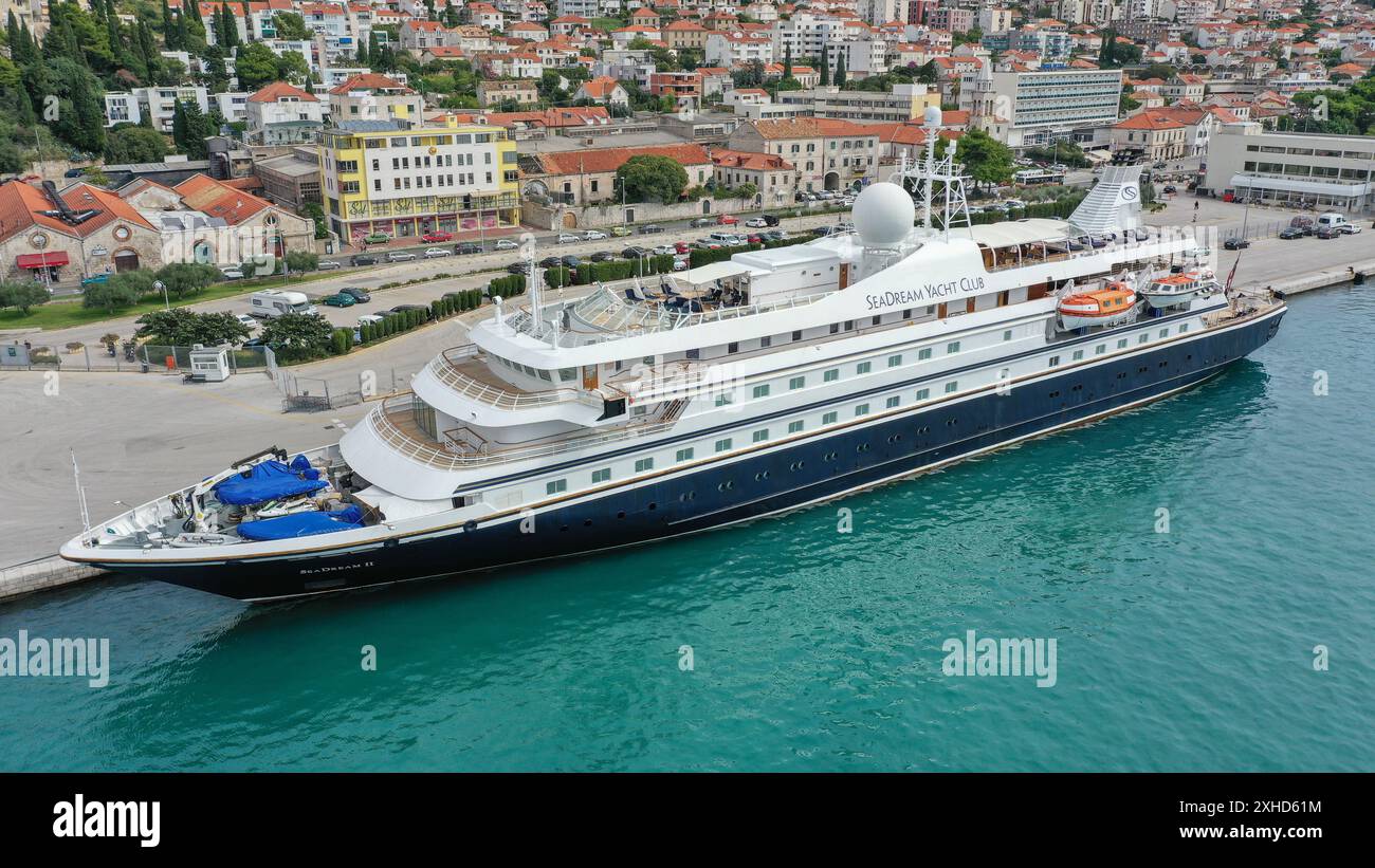 Dubrovnik, Croatia : The SEADREAM II in Port Gruž. The luxury boutique ...
