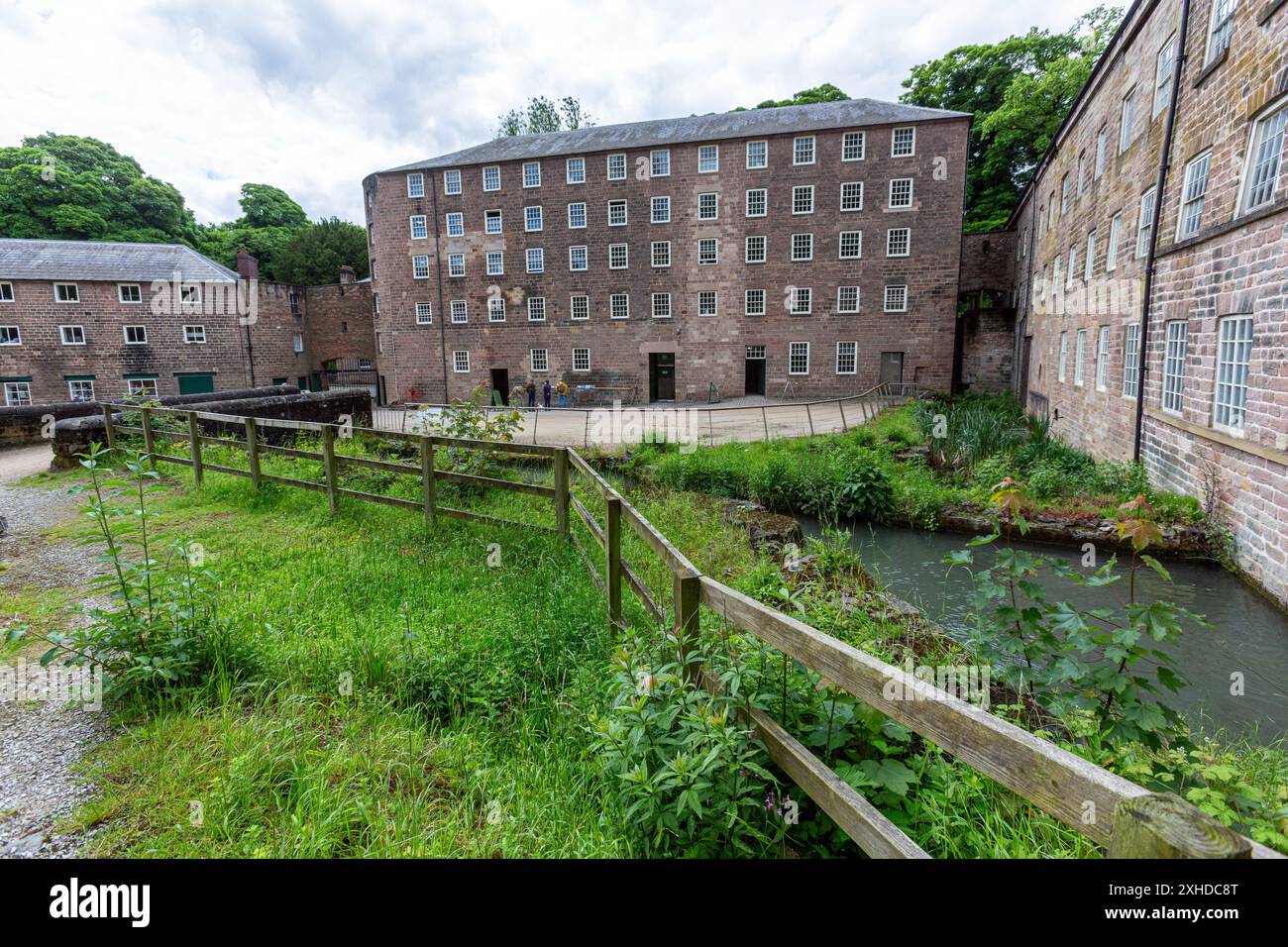 Cromford Mill, world's first water-powered cotton spinning mill ...