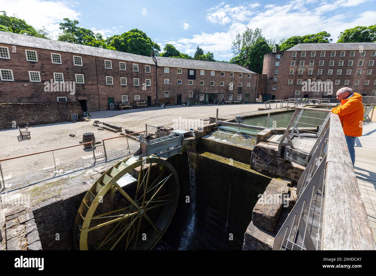 Breastshot wheel, Cromford Mill, world's first water-powered cotton ...