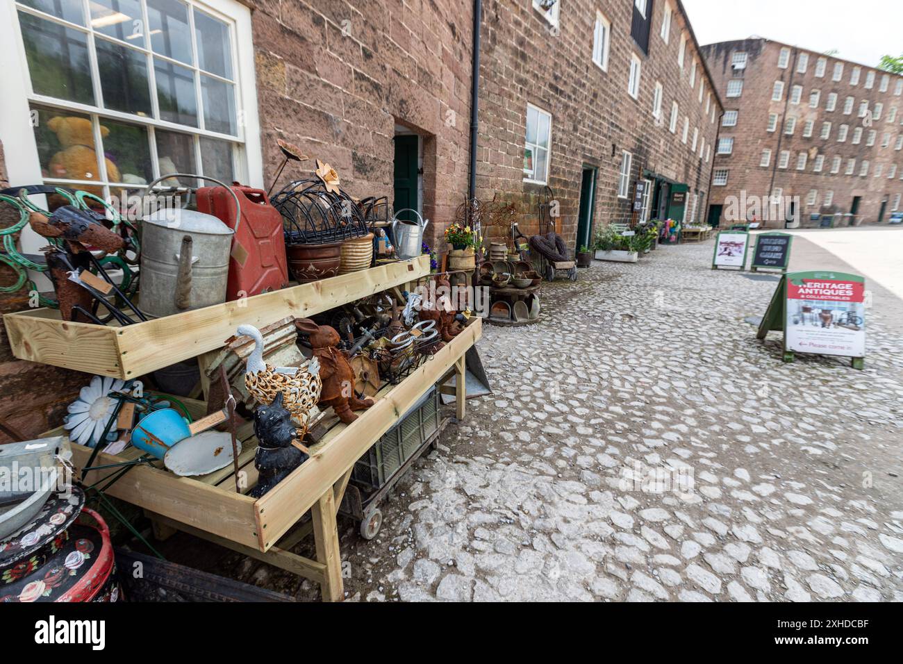 Cromford Mill, world's first water-powered cotton spinning mill ...