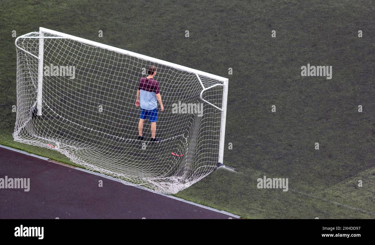 Selective focus athletic man hi-res stock photography and images - Alamy