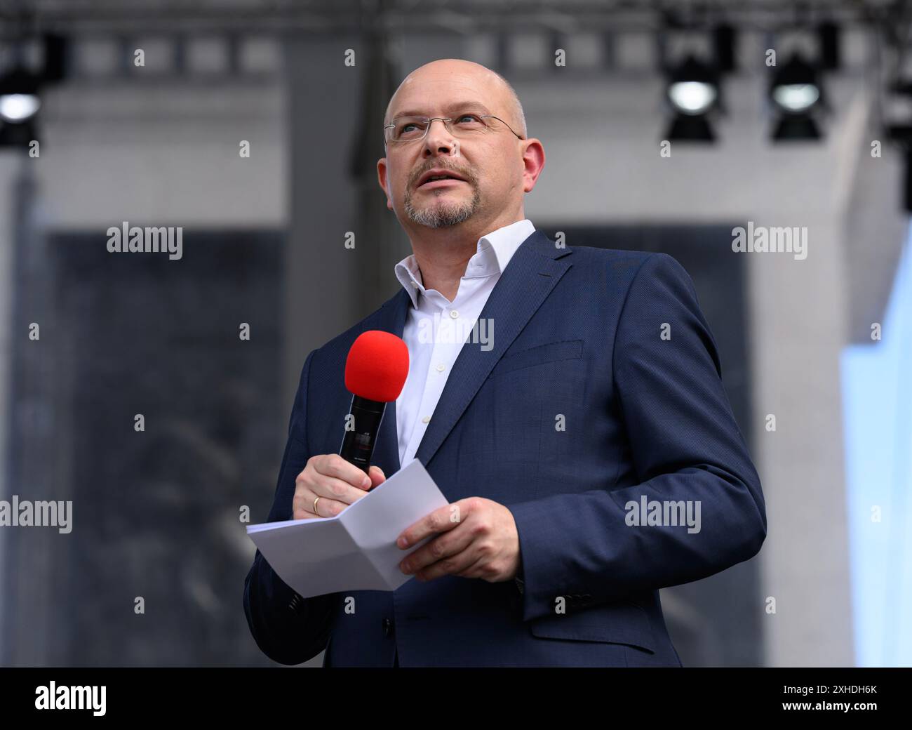 Members board management from hi-res stock photography and images - Alamy