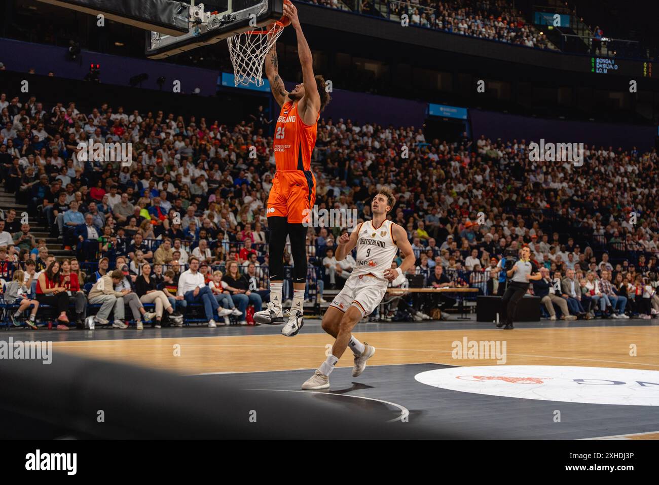 Kai Edwards (Niederlande, #25) dunkt beim Herren Laenderspiel 2024 in ...
