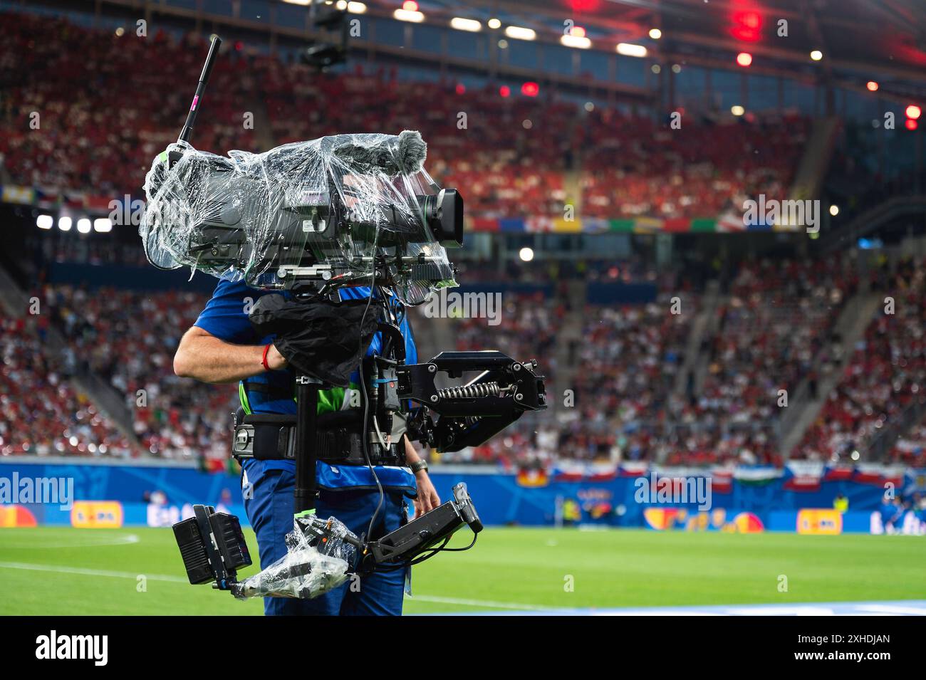 Live football on television hi-res stock photography and images - Alamy