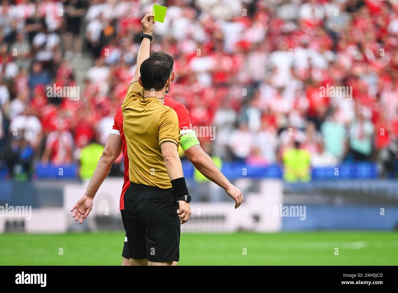 Football referee shows yellow card hi-res stock photography and images ...