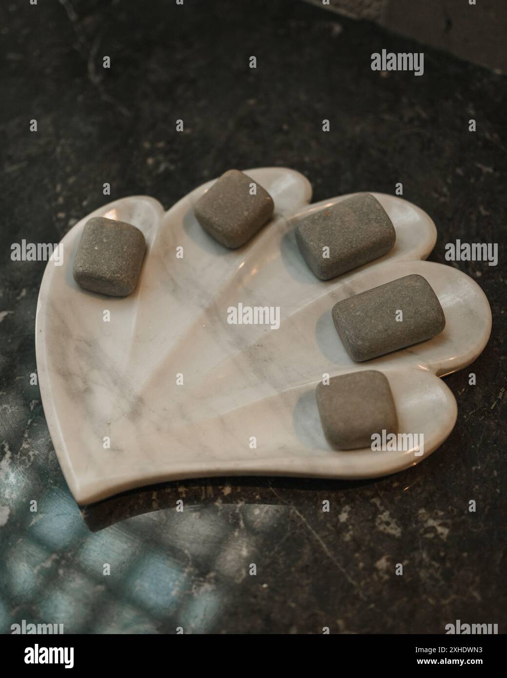 Marble leaf hi-res stock photography and images - Alamy