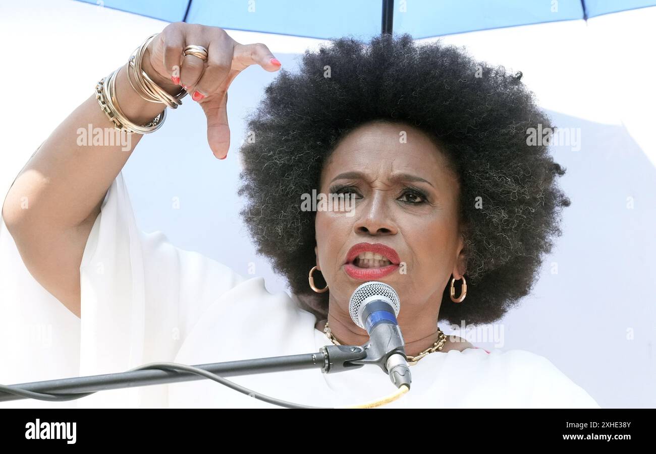 St. Louis, United States. 13th July, 2024. Actress Jennifer Lewis makes ...