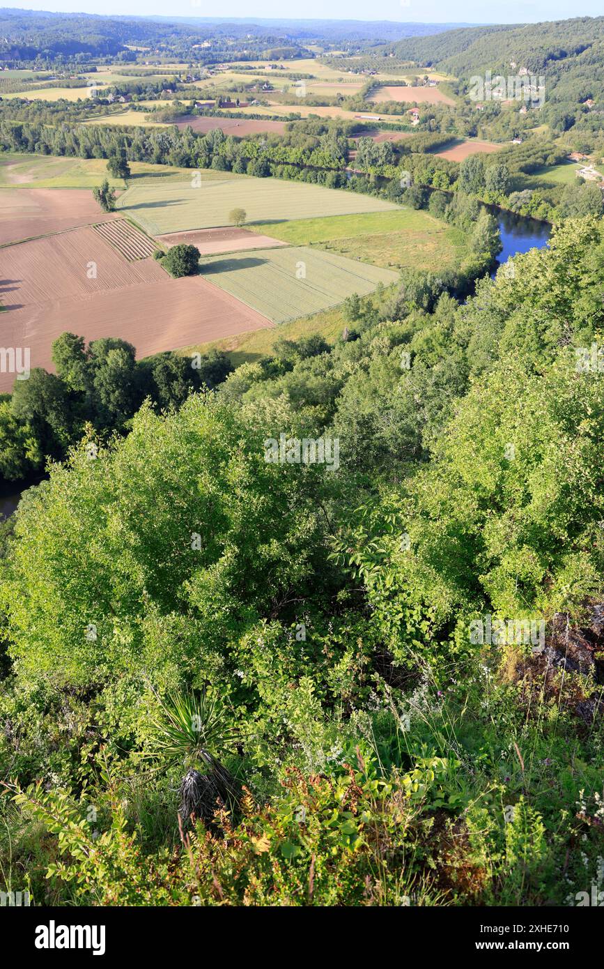 Dordogne River Valley in Périgord Noir in southwest France. Nature ...