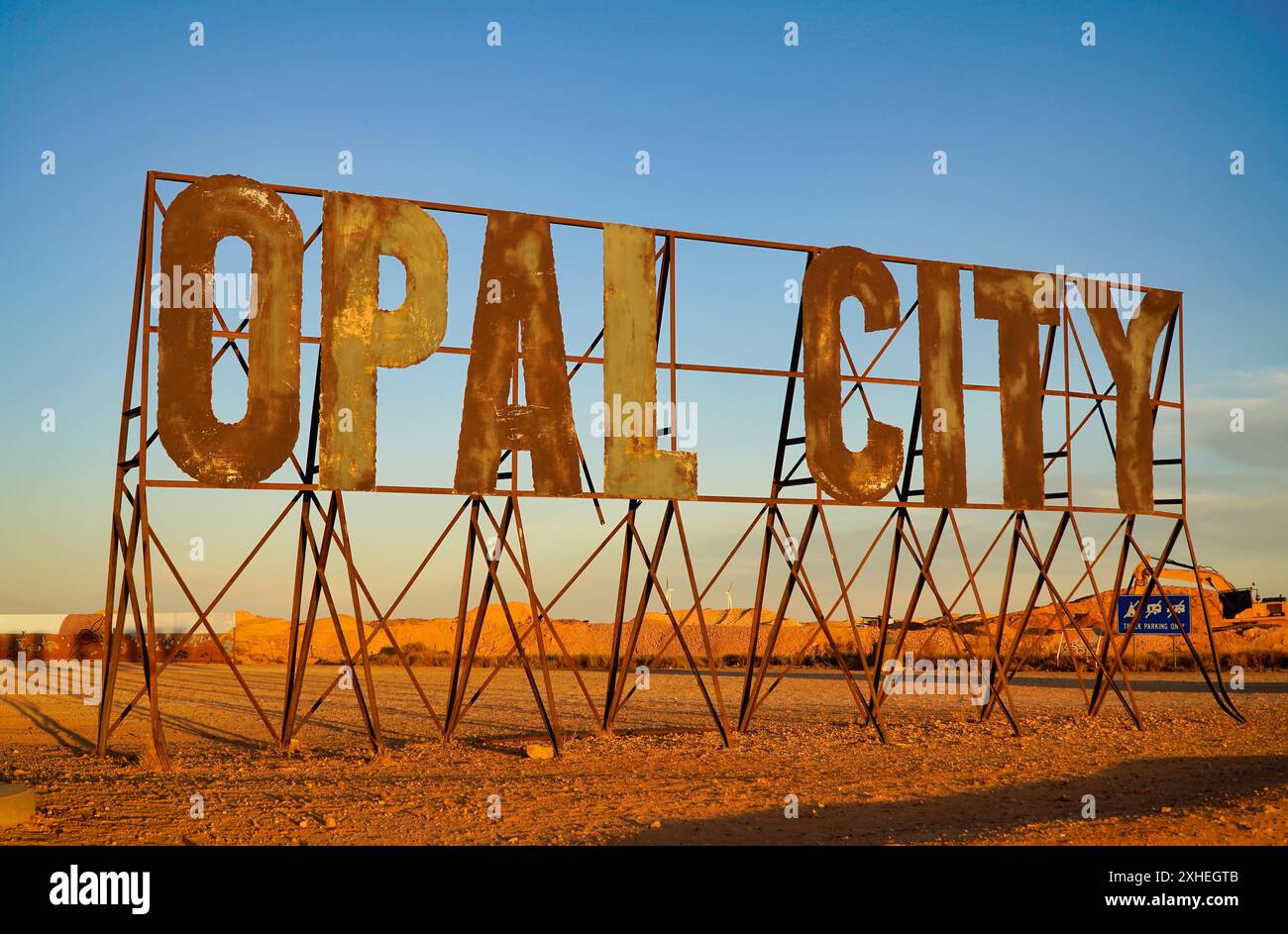 Coober Pedy, Australia. ‎8th ‎June ‎2024, welcome metal road sign of ...