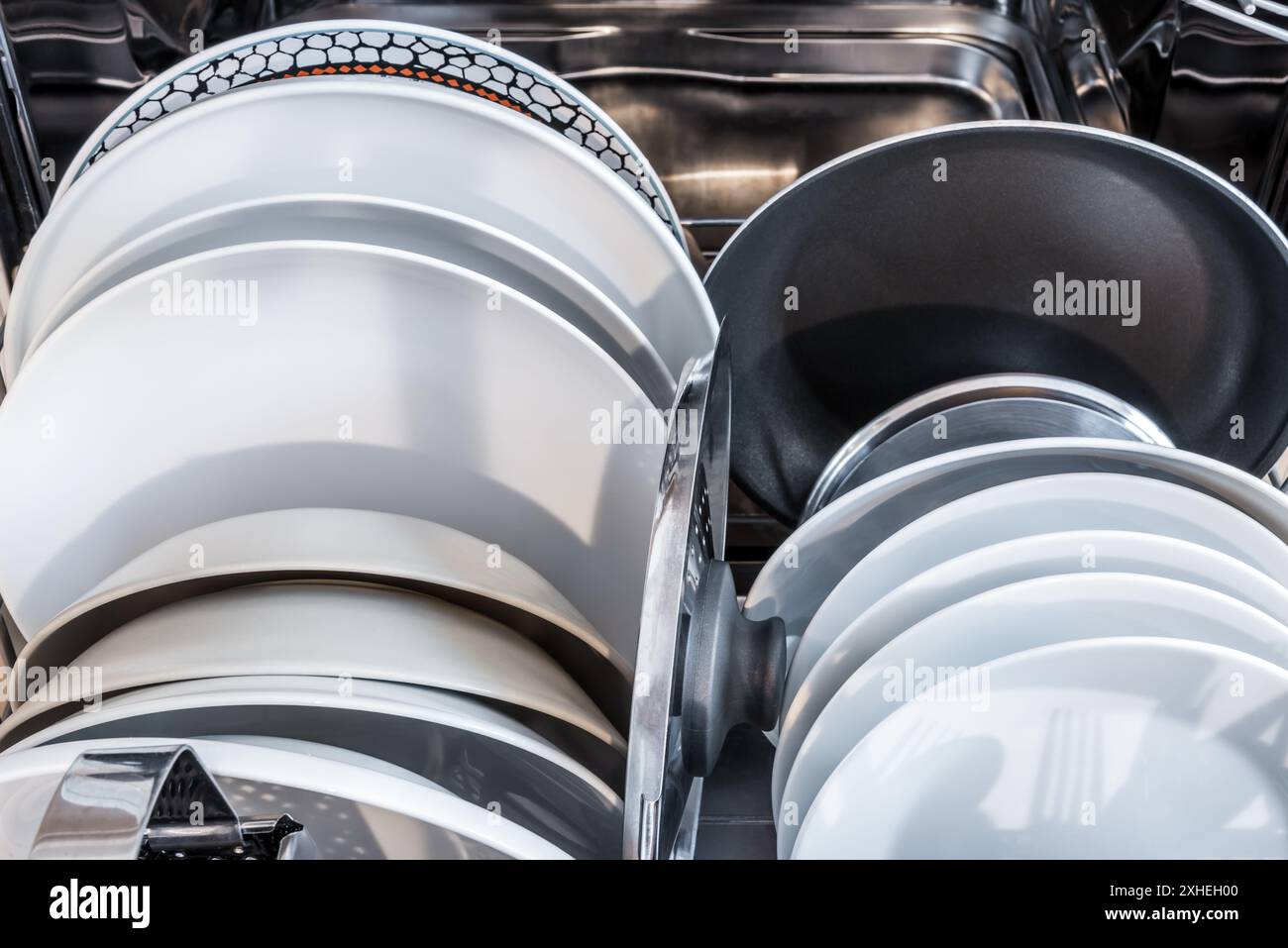 Detail dishwasher full plates hi-res stock photography and images - Alamy