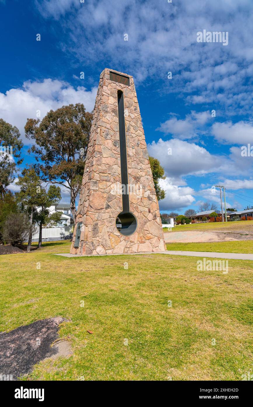 The Big Thermometer located next to the Stanthorpe Visitor Information ...