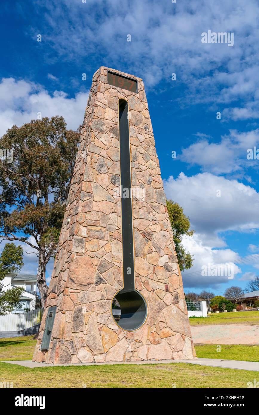 The Big Thermometer located next to the Stanthorpe Visitor Information ...